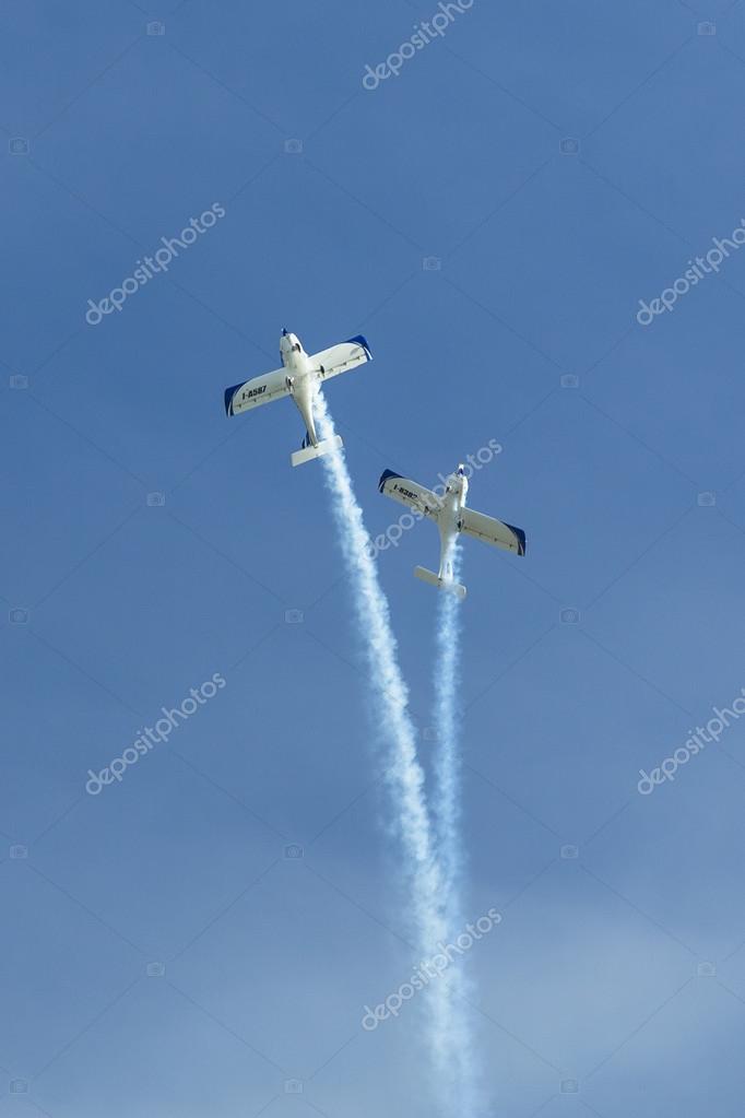Aerobatic team 3x Fly Sinthesis — Stock Editorial Photo © dimaberkut ...