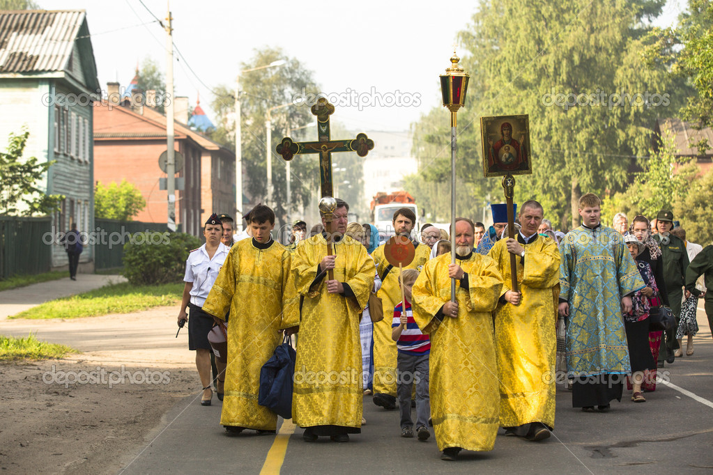 Orthodox Religious Procession — Stock Editorial Photo © dimaberkut ...