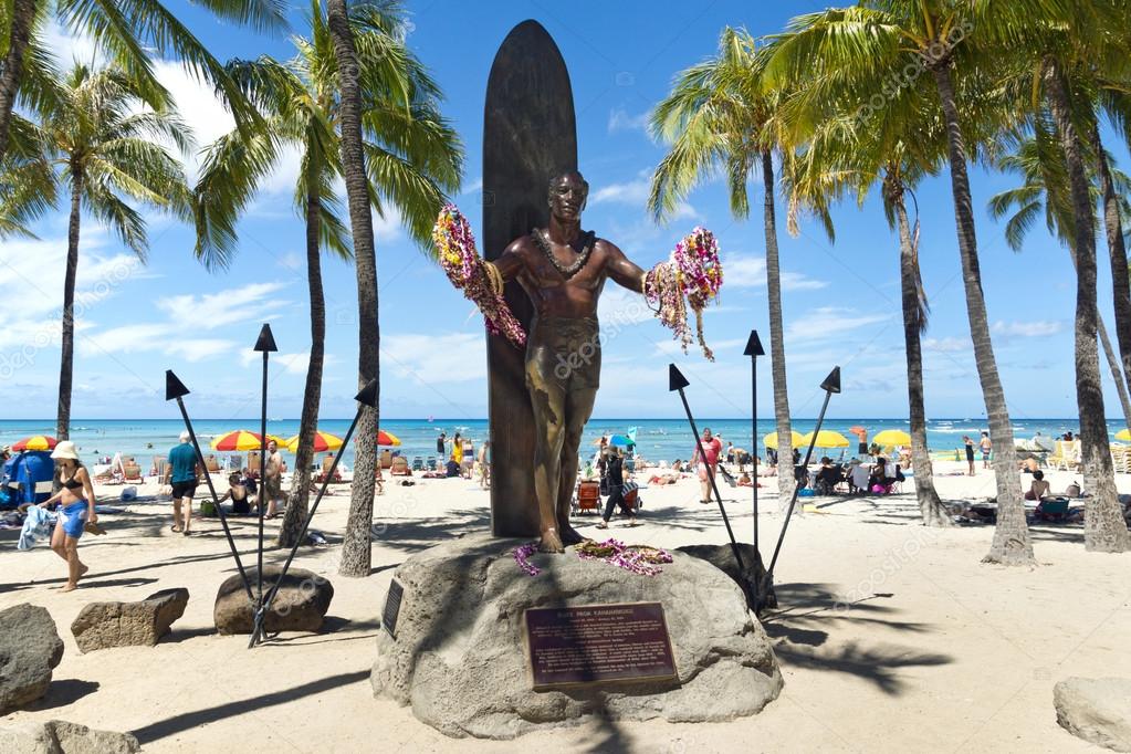 Duke kahanamoke statue waikiki beach – Stock Editorial Photo ...