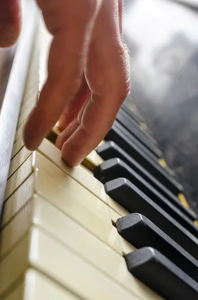 Vintage piano Stock Photos, Royalty Free Vintage piano Images ...