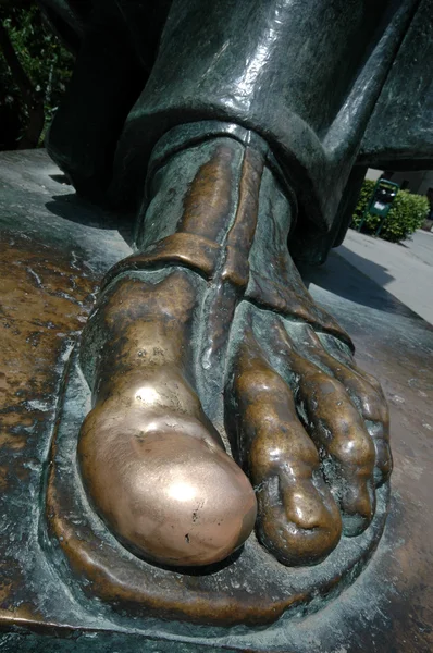 Statue feet Stock Photos, Royalty Free Statue feet Images | Depositphotos