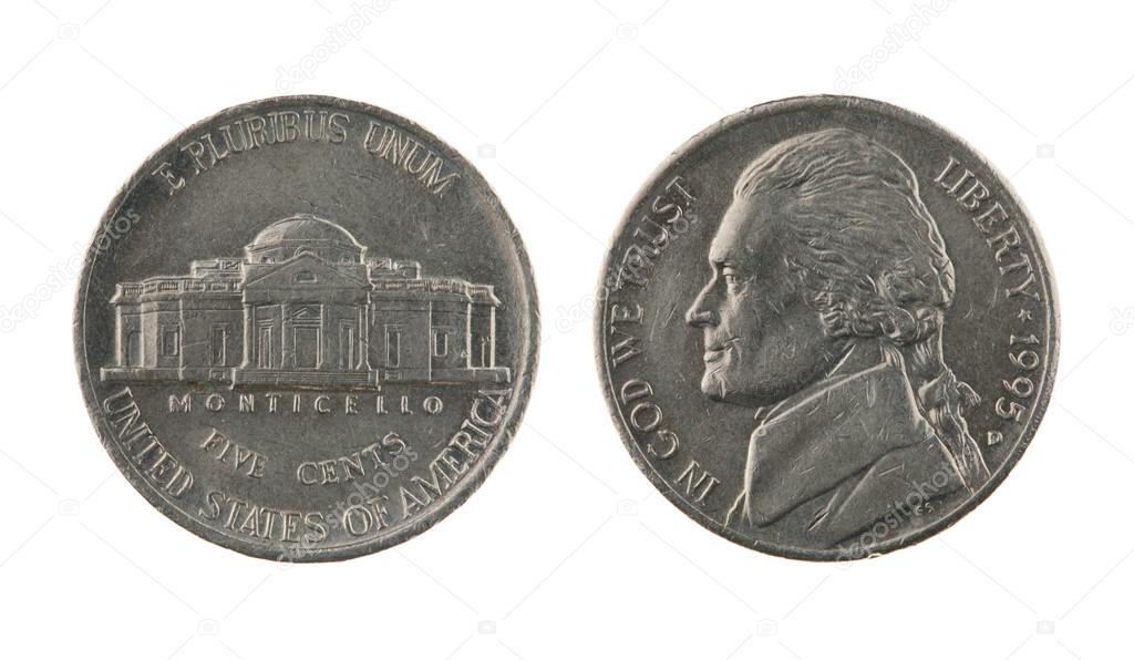 Una moneda de níquel aislada en blanco — Foto de stock #13396194 © wrangel