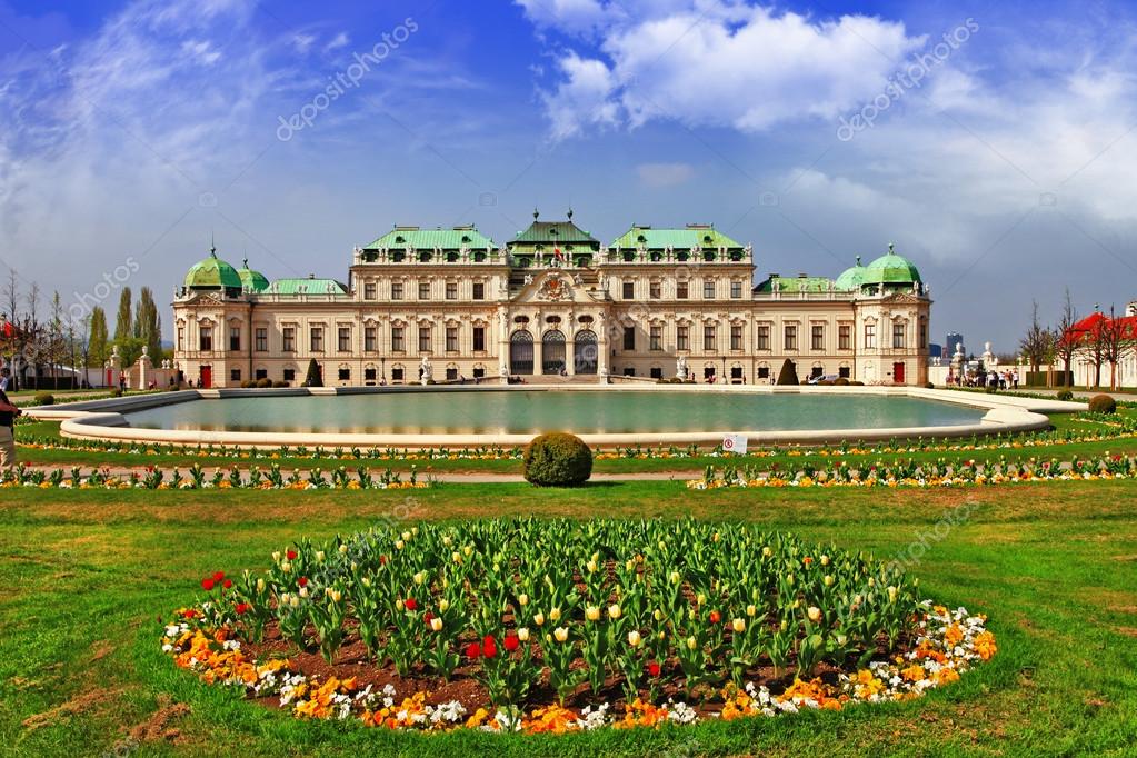 beautiful Belvedere castle, Vienna — Stock Photo © Maugli #38006749