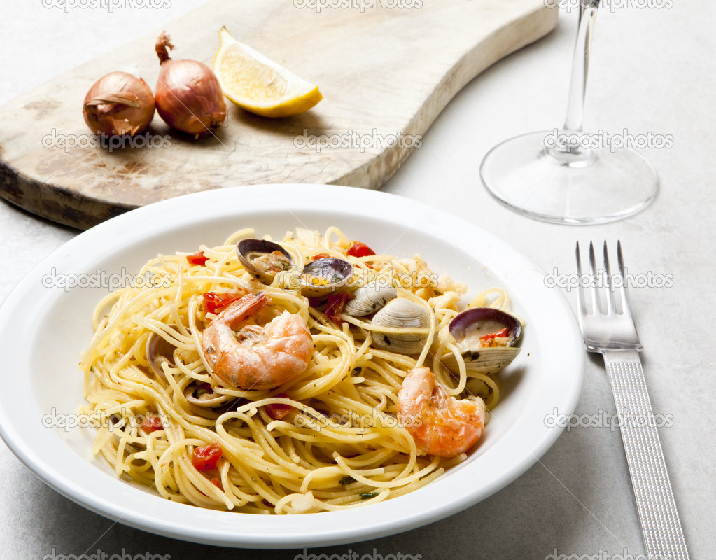 Seafood marinara spaghetti Stock Photo by ©tommasolizzul 14002121