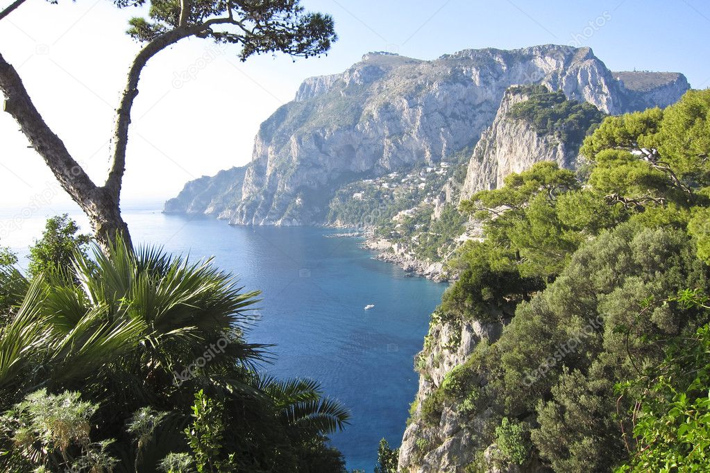 La hermosa isla de Capri en Italia, Nápoles 2024