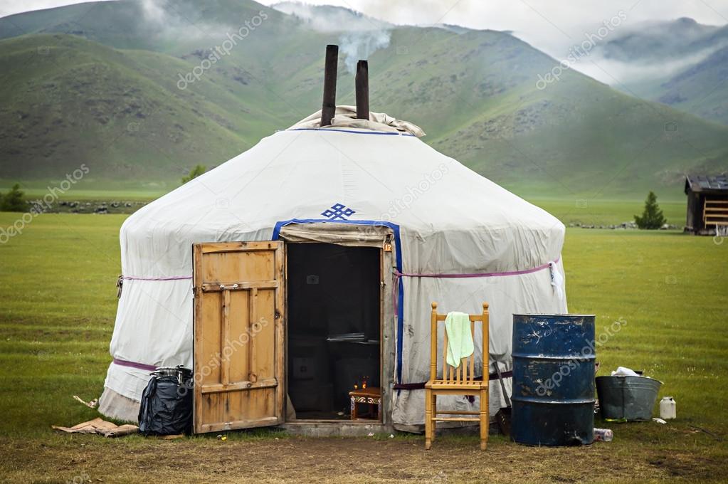 Yurta típica en Mongolia 2022