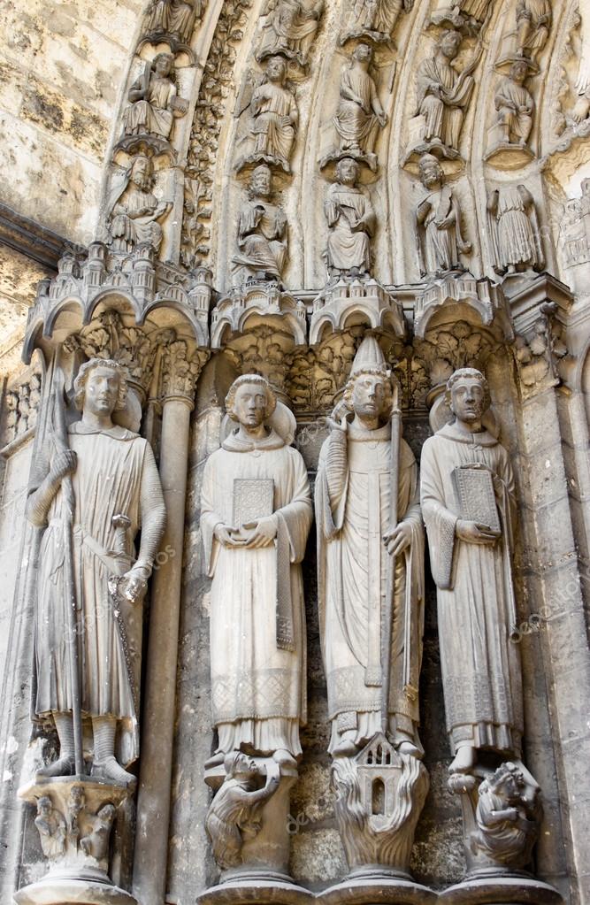 Gothic saints sculptures in Chartres cathedral — Stock Photo ...