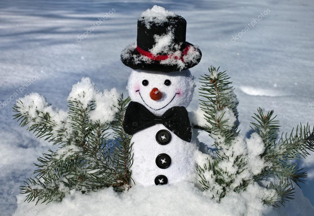 Happy Cheerful Christmas snowman in snow outdoors background — Stock ...