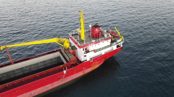 Vessel loading Stock Photos, Royalty Free Vessel loading Images ...