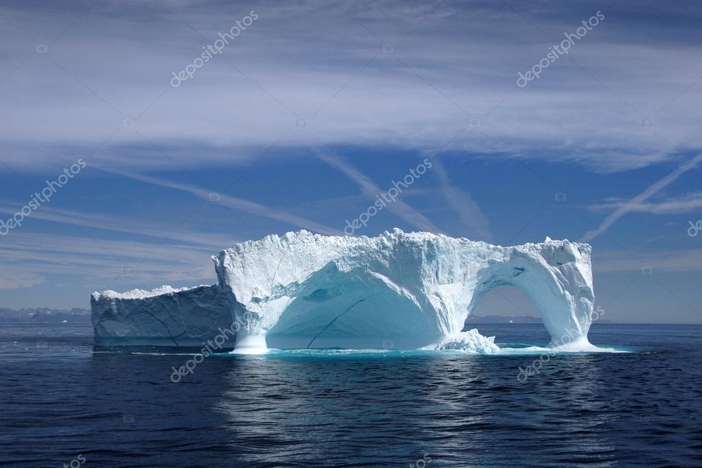 Iceberg off the coast of Greenland, Atlantic Ocean. — Stock Photo ...