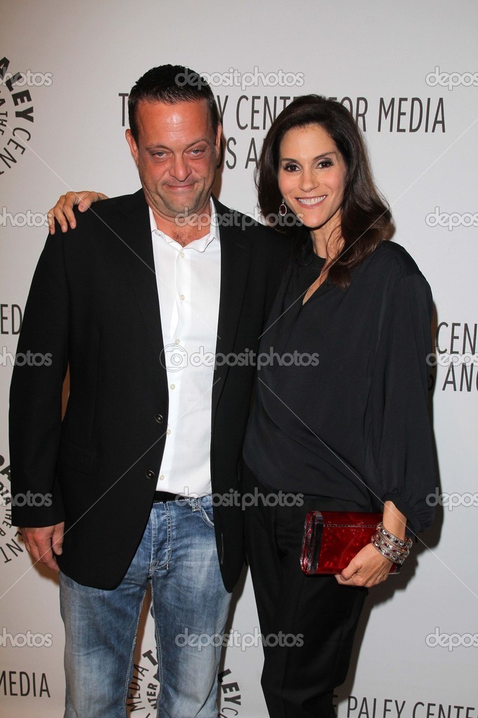 Jami Gertz Modern Family