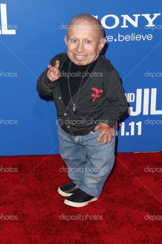 Verne Troyer at the "Jack and Jill" World Premiere, Village Theater ...