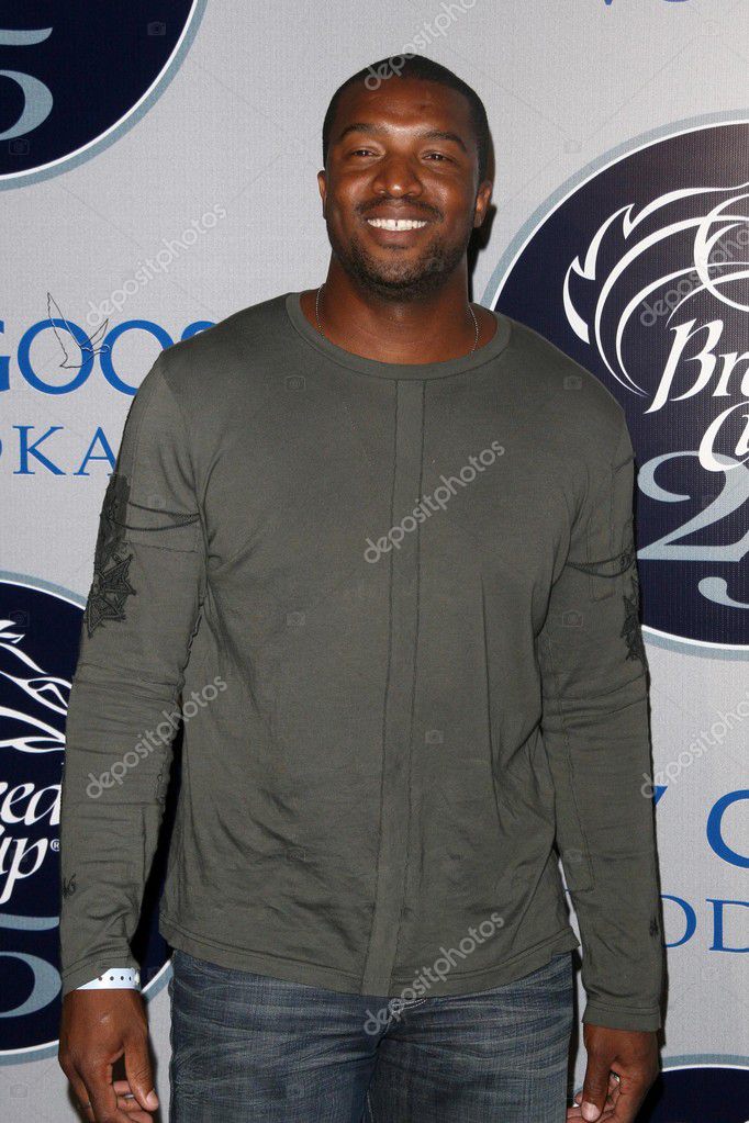 Roger R. Cross – Stock Editorial Photo © s_bukley #15095215