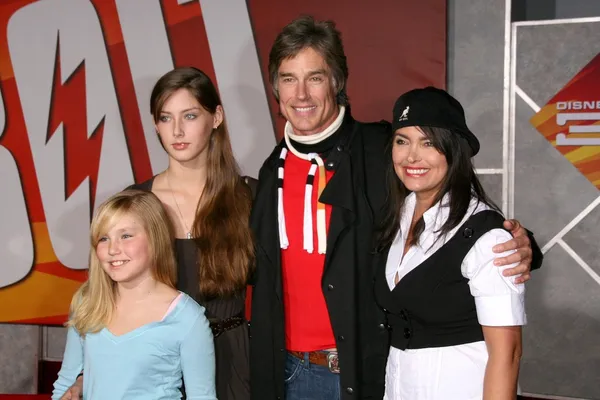 Devin & Ronn Moss, His daughters Creason, Caleb – Stock Editorial Photo ...