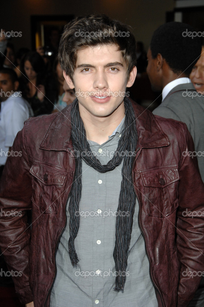 Carter Jenkins at the "The Twilight Saga: New Moon" Los Angeles ...