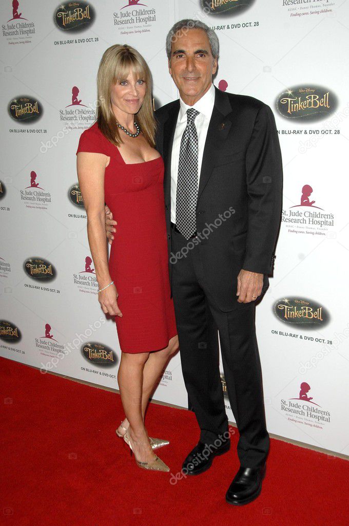 Tony Thomas and wife – Stock Editorial Photo © s_bukley #15148197