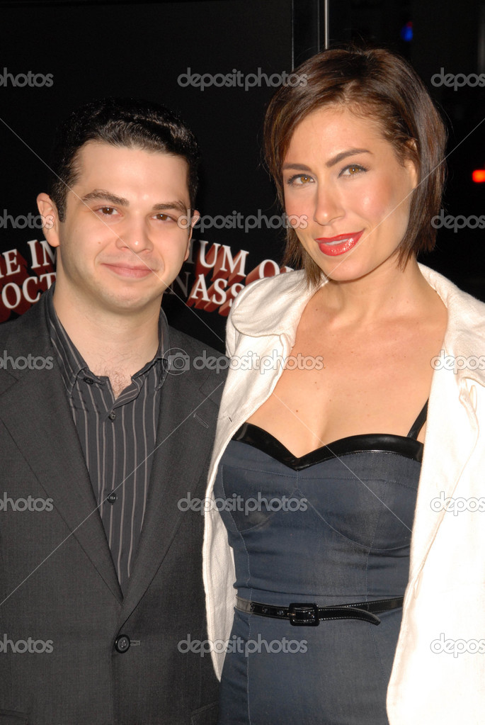 Samm Levine Girlfriend