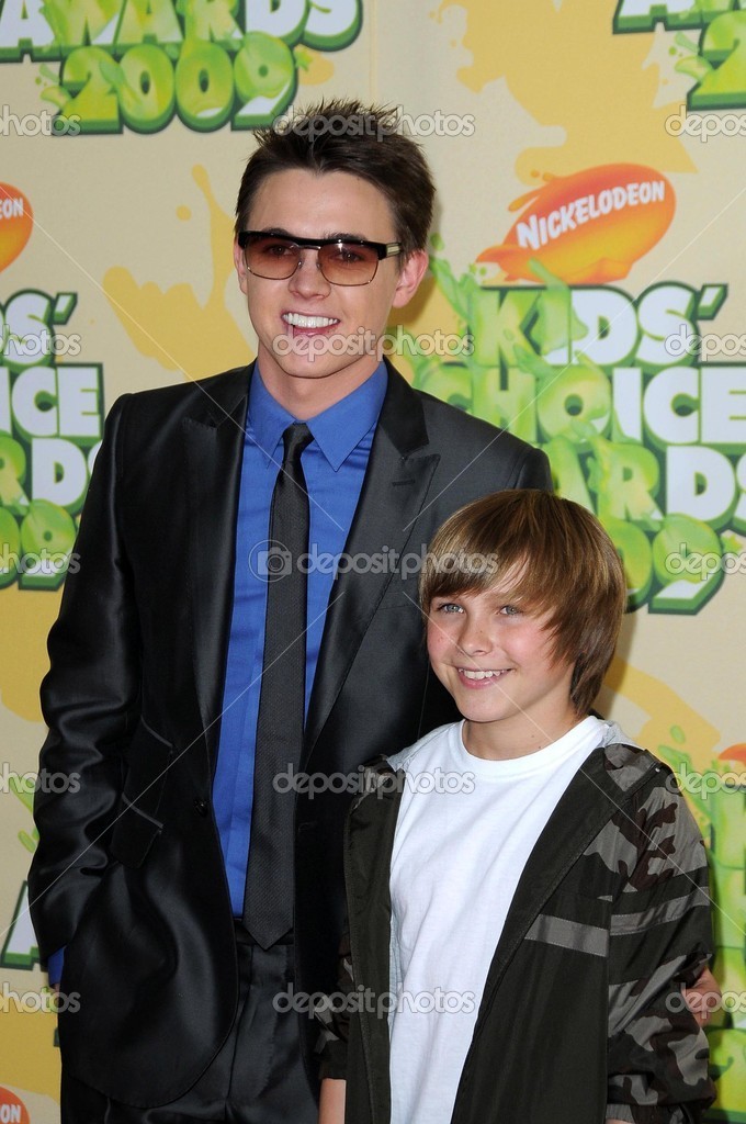 Jesse McCartney and brother Tim — Stock Editorial Photo © s_bukley ...