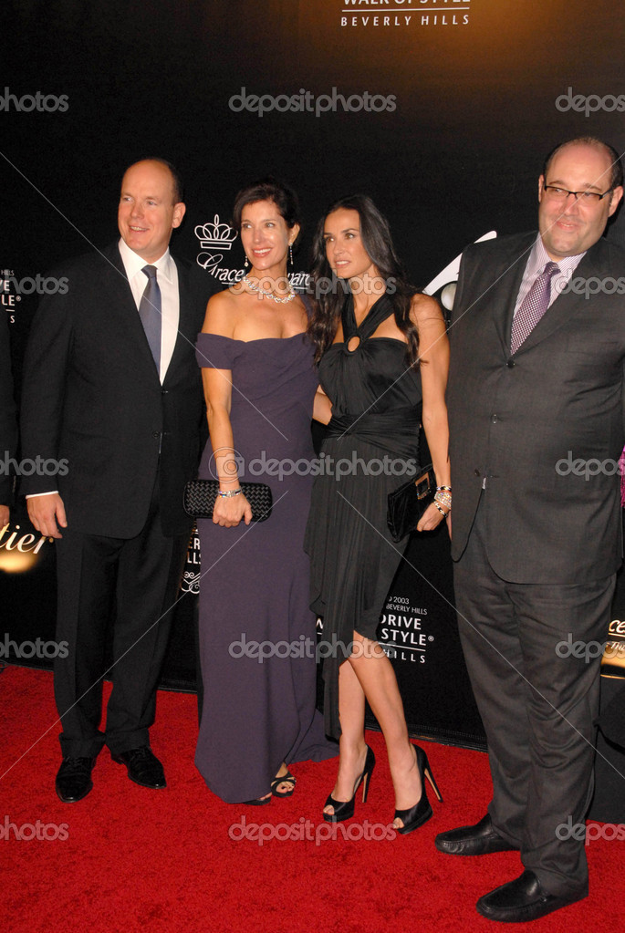 Príncipe Alberto de Mónaco y Peri Ellen Byrne con Demi Moore y Tom ...