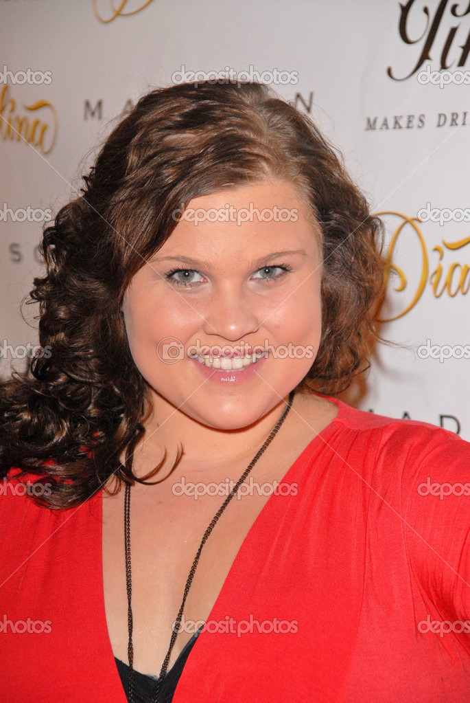 Chelsea Makela — Stock Editorial Photo © s_bukley #15254079