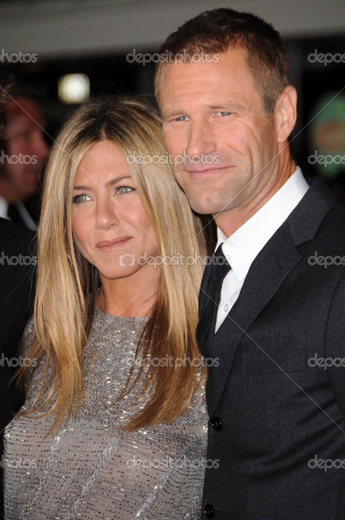 Jennifer Aniston y Aaron Eckhart en el estreno mundial de 'Love Happens ...