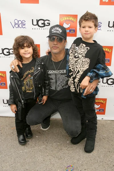Slash and his sons – Stock Editorial Photo © s_bukley #15305853