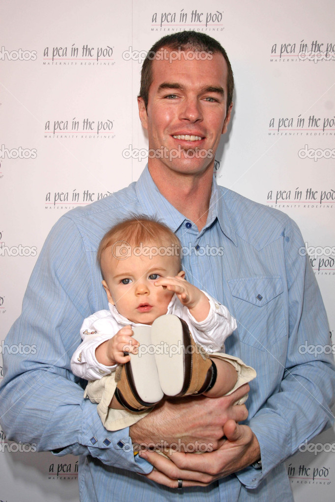 Ryan Sutter with Trista Sutter and son Maxwell – Stock Editorial Photo ...