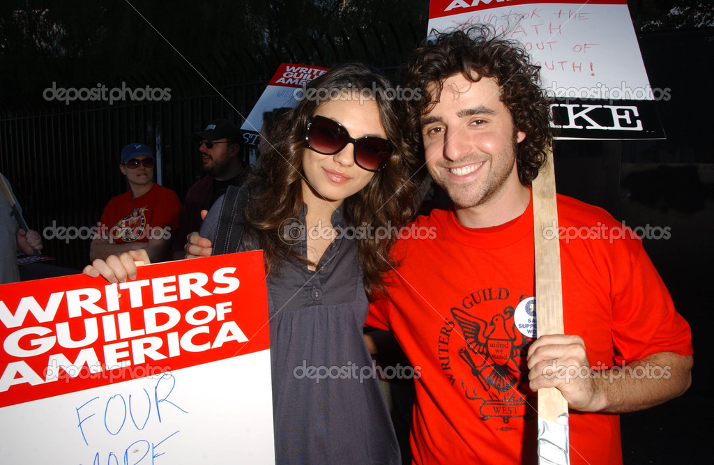 Mila Kunis and David Krumholtz – Stock Editorial Photo © s_bukley #15923957
