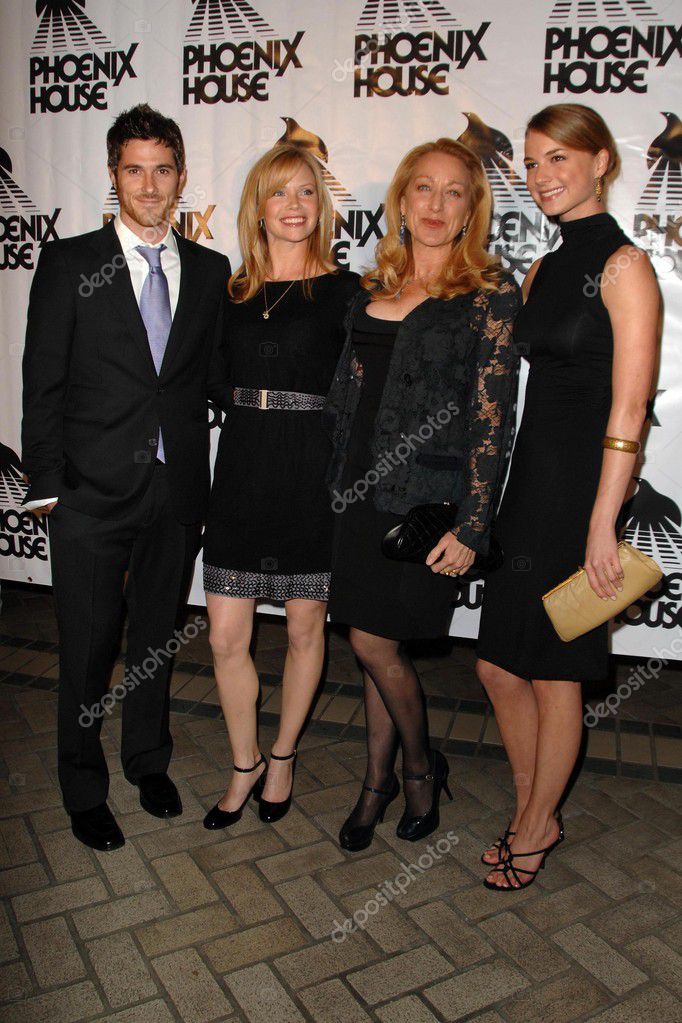 Emily Vancamp And Dave Annable Dating