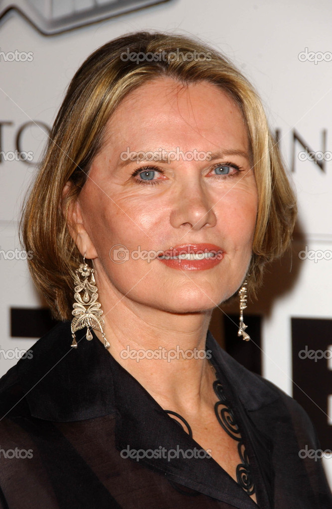 Maud Adams's Instagram, Twitter & Facebook on IDCrawl