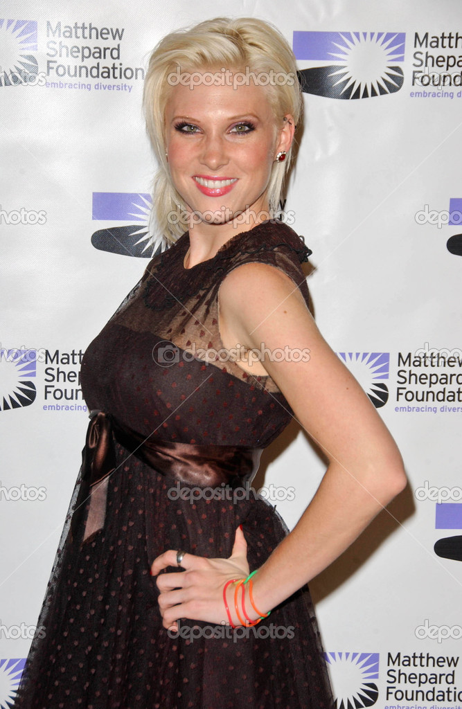 Lucy Walsh – Stock Editorial Photo © s_bukley #15988589