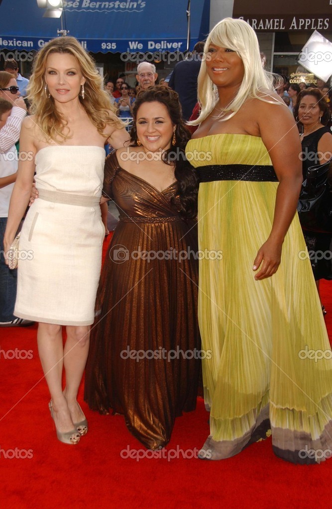 Michelle Pfeiffer with Nikki Blonsky and Queen Latifah — Stock ...