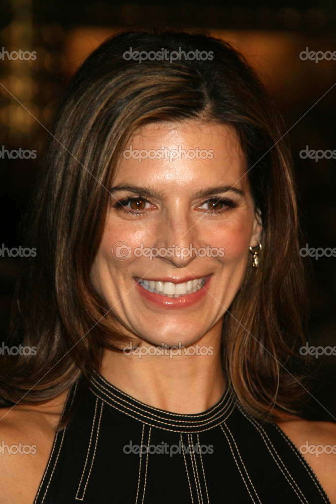 Perrey Reeves Long Hair