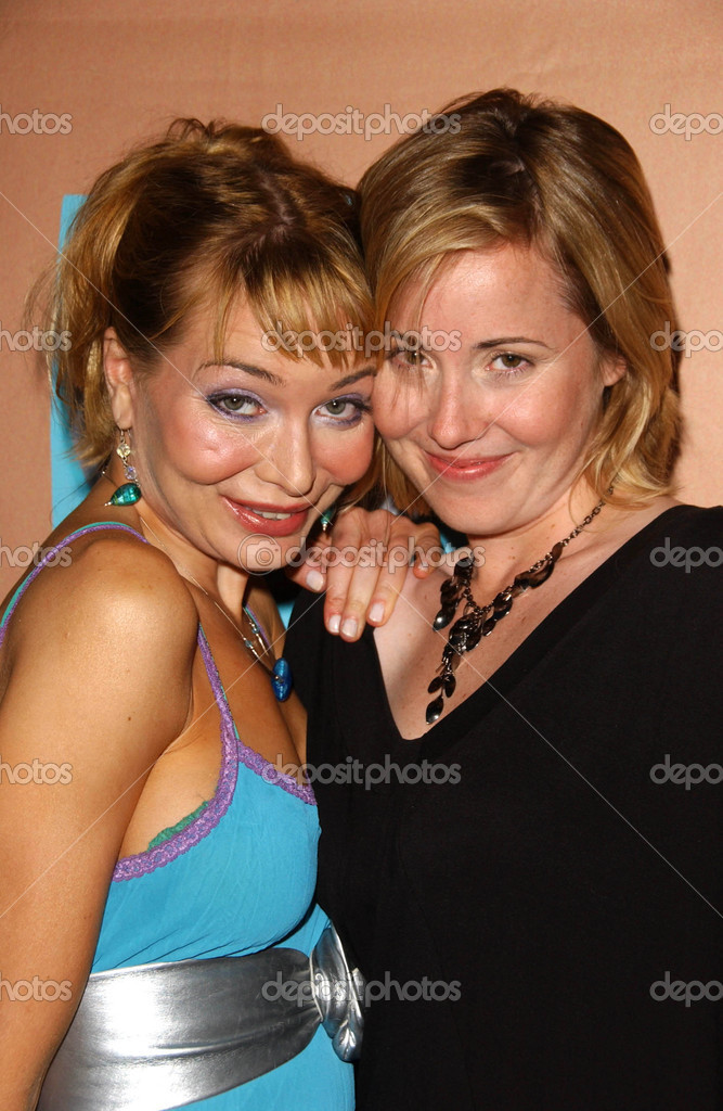 "Help Find Madeleine" Benefit — Stock Editorial Photo © s_bukley #16126393