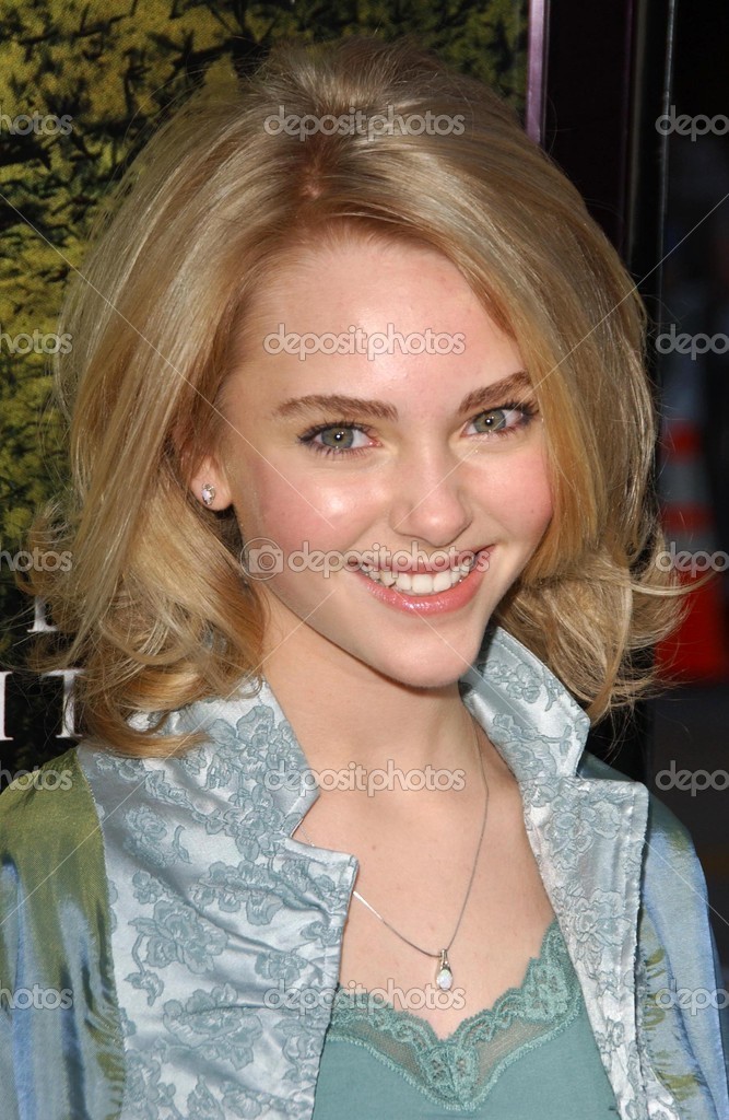 Annasophia Robb Teen Vogue Photoshoot