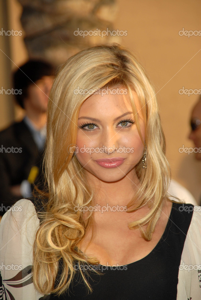Alyson Michalka — Stock Editorial Photo © s_bukley #16157739