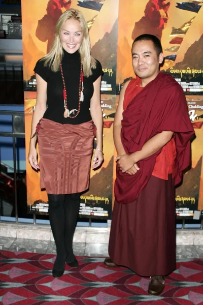 Neten chokling Stock Photos, Royalty Free Neten chokling Images ...