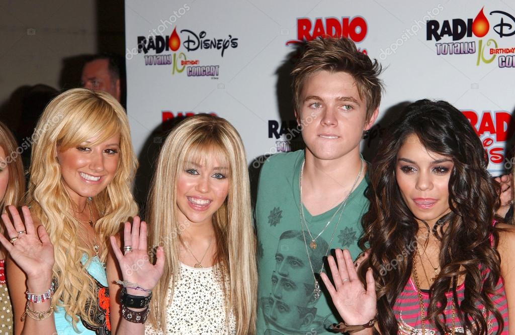 Jesse Mccartney And Miley Cyrus 1,491 Jesse Mccartney 2006 Stock