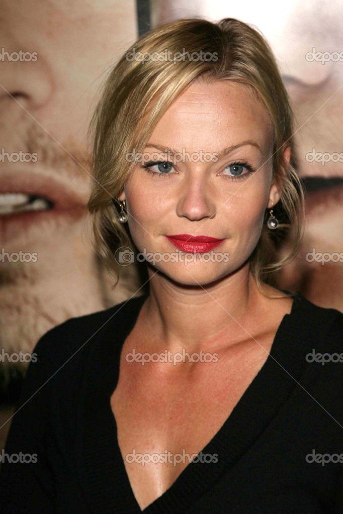 Samantha Mathis Today
