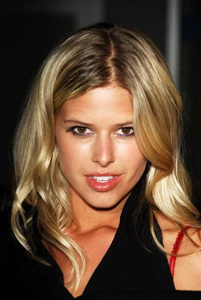 Sarah Mason – Stock Editorial Photo © s_bukley #16571061