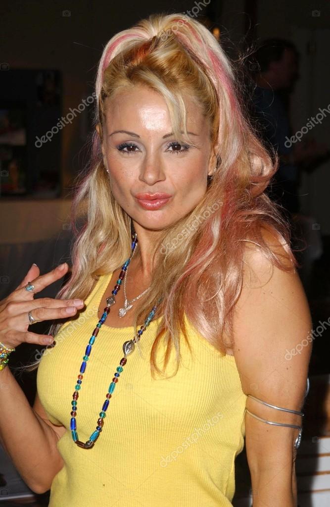 Stacy Burke – Stock Editorial Photo © s_bukley #16478145