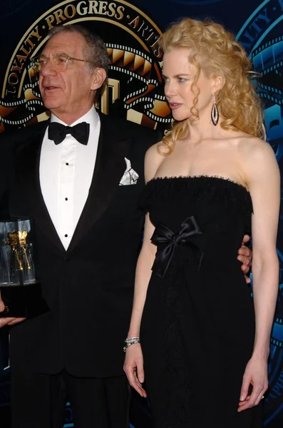 Lea Thompson Husband