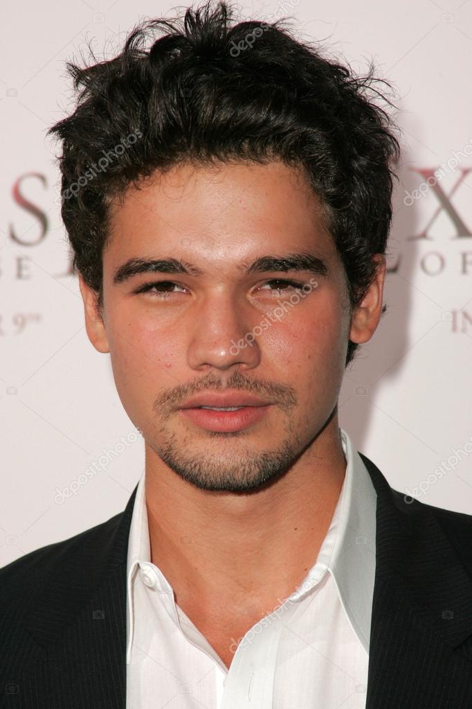 Steven Strait Og Taylor Lautner
