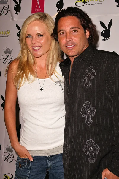 Victoria Fuller and Jonathan Baker – Stock Editorial Photo © s_bukley ...