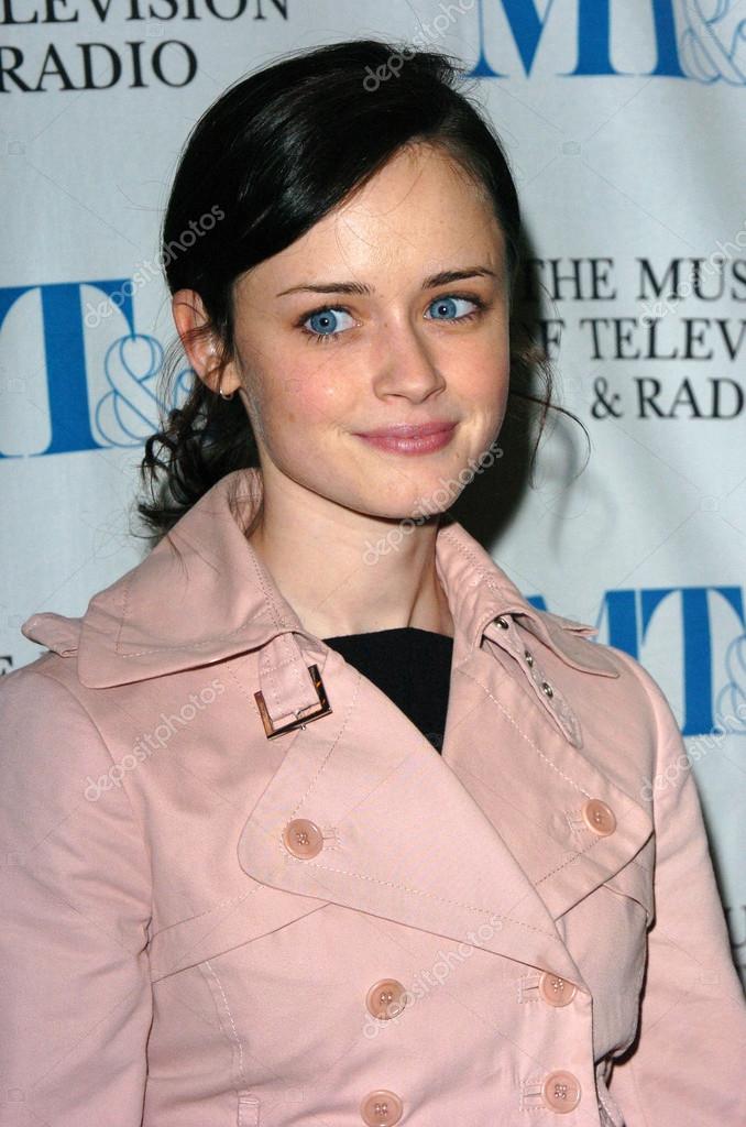 Alexis Bledel en el Gilmore Girls 100th Episode Celebration, The Museum ...