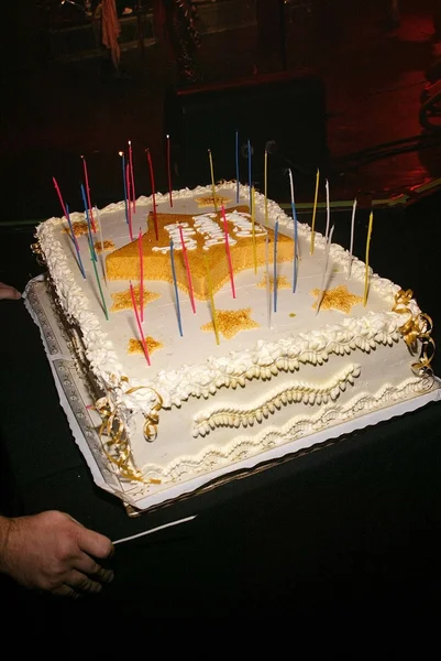 Bruce springsteen con un pastel de cumpleaños Stock Photos, Royalty ...