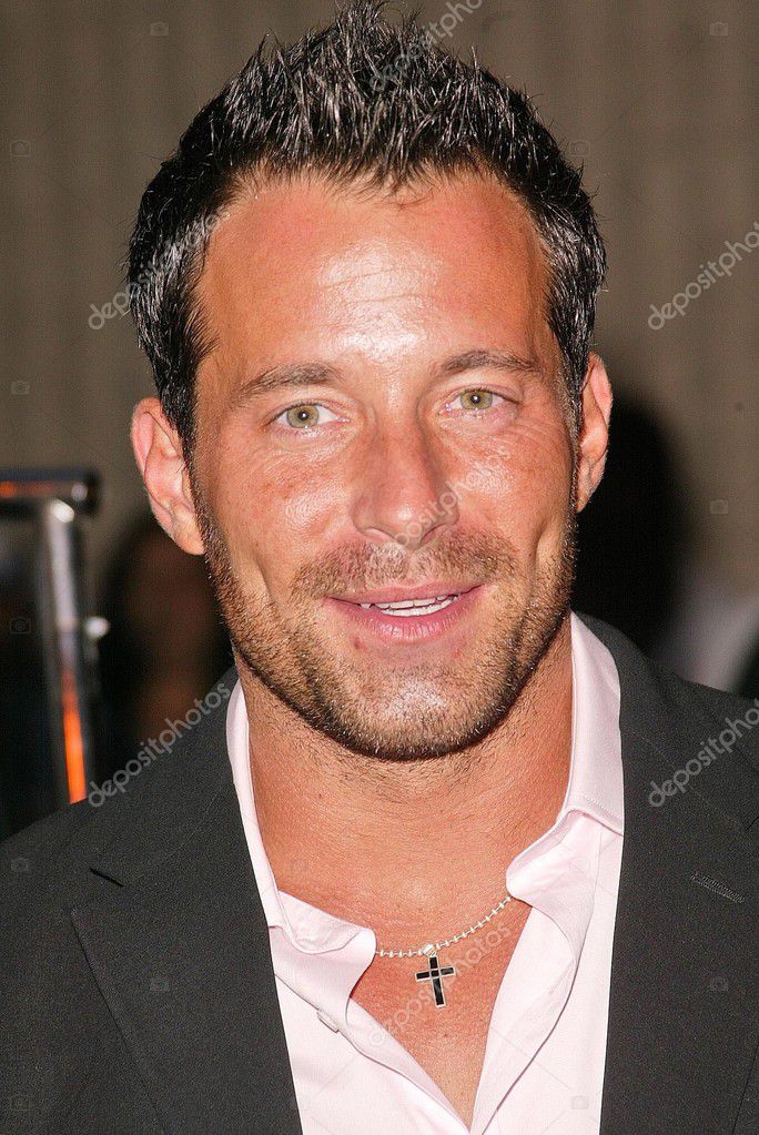 Johnny Messner