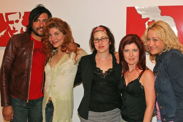 Emily kerns Stock Photos, Royalty Free Emily kerns Images | Depositphotos