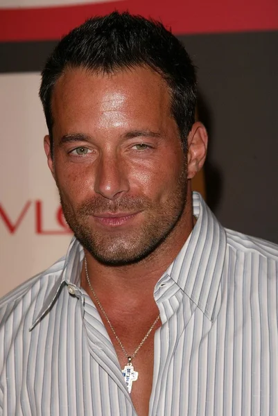 Johnny Messner Body