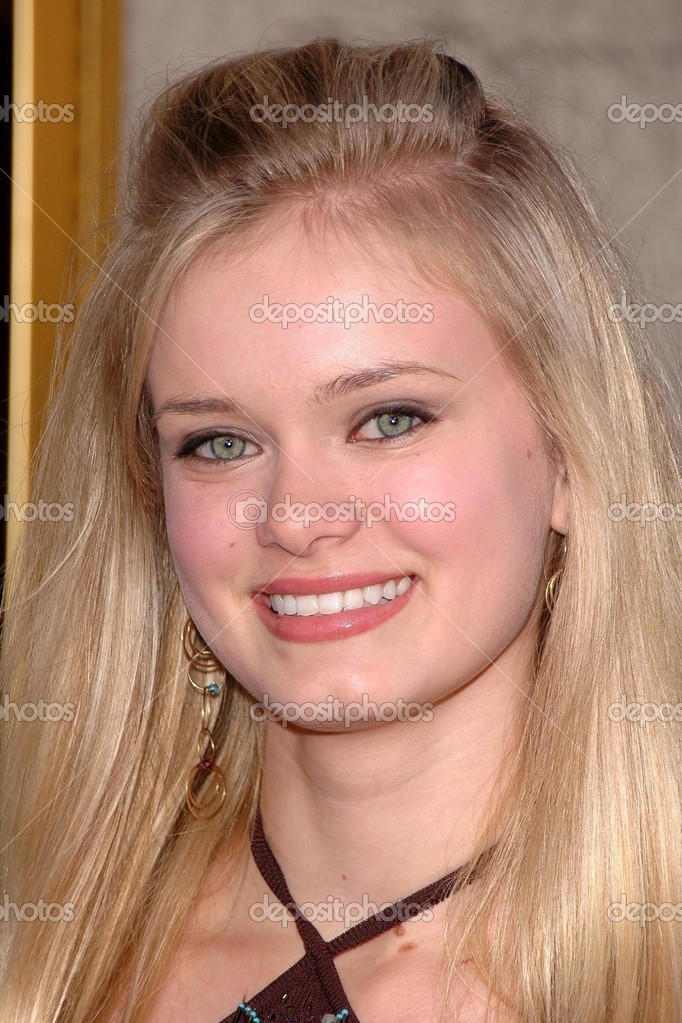 Sara Paxton — Stock Editorial Photo © s_bukley #17305929